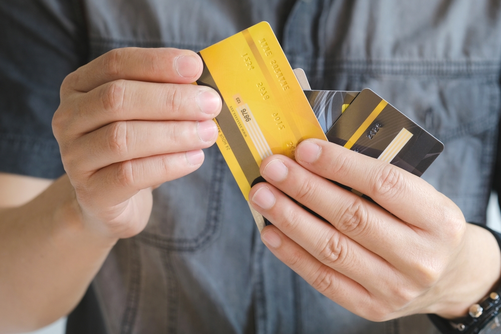 Debit or credit: Which card offers better benefits for everyday purchases?