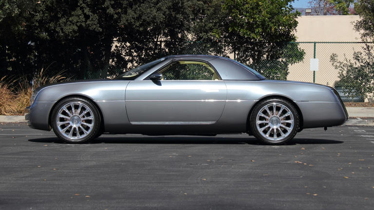 2004 Lincoln Mark X Concept Car: The One That Could’ve Launched a Retro ...