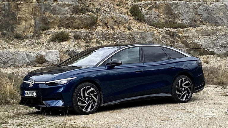 Here's What the U.S.-Market Volkswagen ID7 EV Sedan Comes With