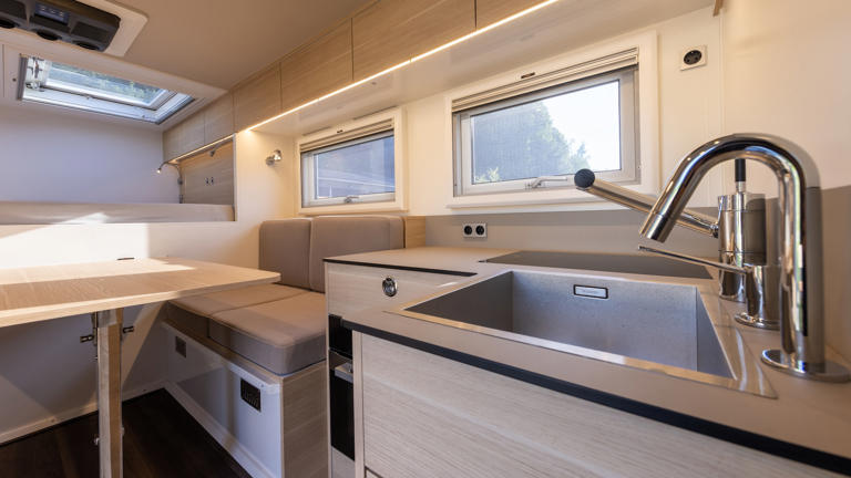 Krug Rhino XL Is an Unstoppable, Half-Million-Dollar Mercedes Overlander