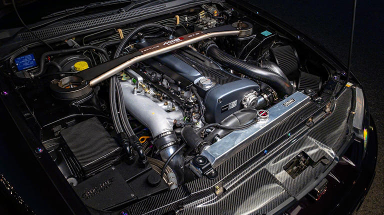 JDM R33 Skyline GT-R: Light Refresh to Full Build in Just Two Months