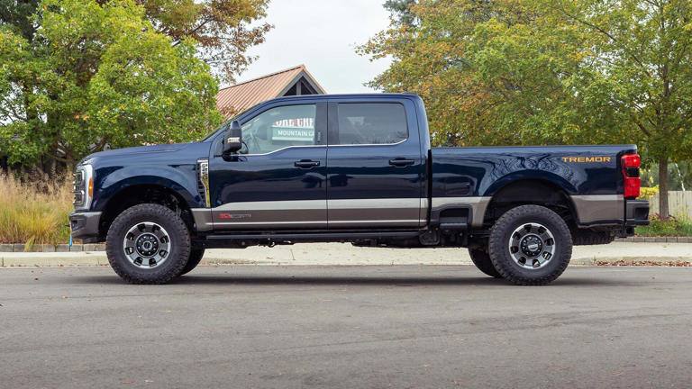 Liam Doran’s Custom Autograss Austin Mini Truck Is as Wild as the Owner