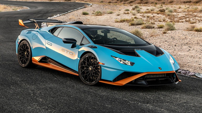 The Last V-10 Lamborghini Huracán Will Be the STJ