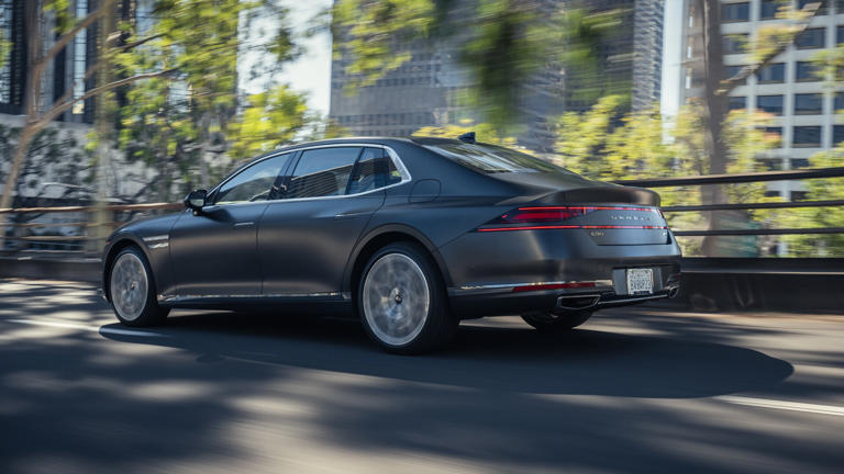 The Key to Our Genesis G90’s Convenience Is No Key at All
