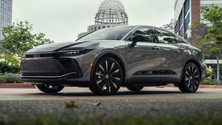 The Best Gas Mileage Hybrid Cars You Can Buy for 2024: Fuel Efficiency ...