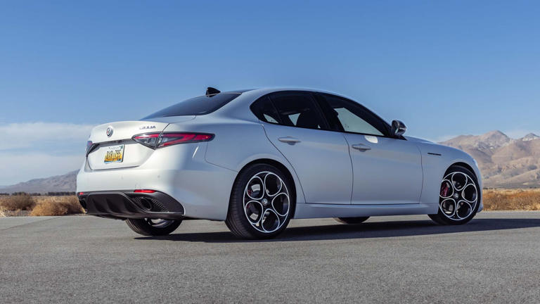 2024 Alfa Romeo Giulia Competizione RWD First Test: Viva La Giulia