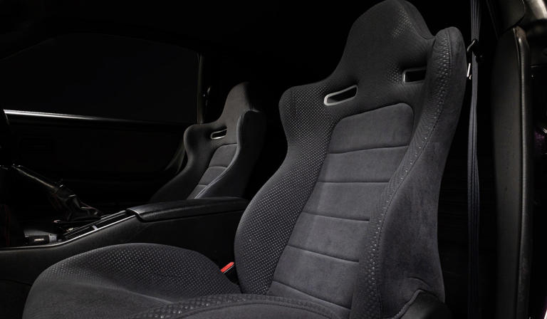 JDM R33 Skyline GT-R: Light Refresh to Full Build in Just Two Months