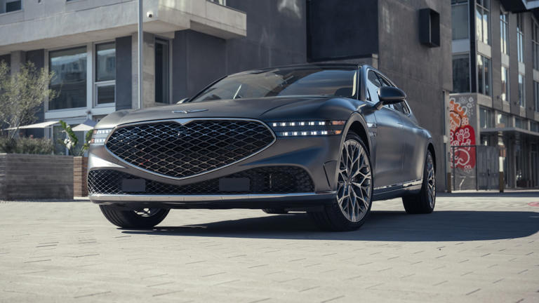 The Key to Our Genesis G90’s Convenience Is No Key at All