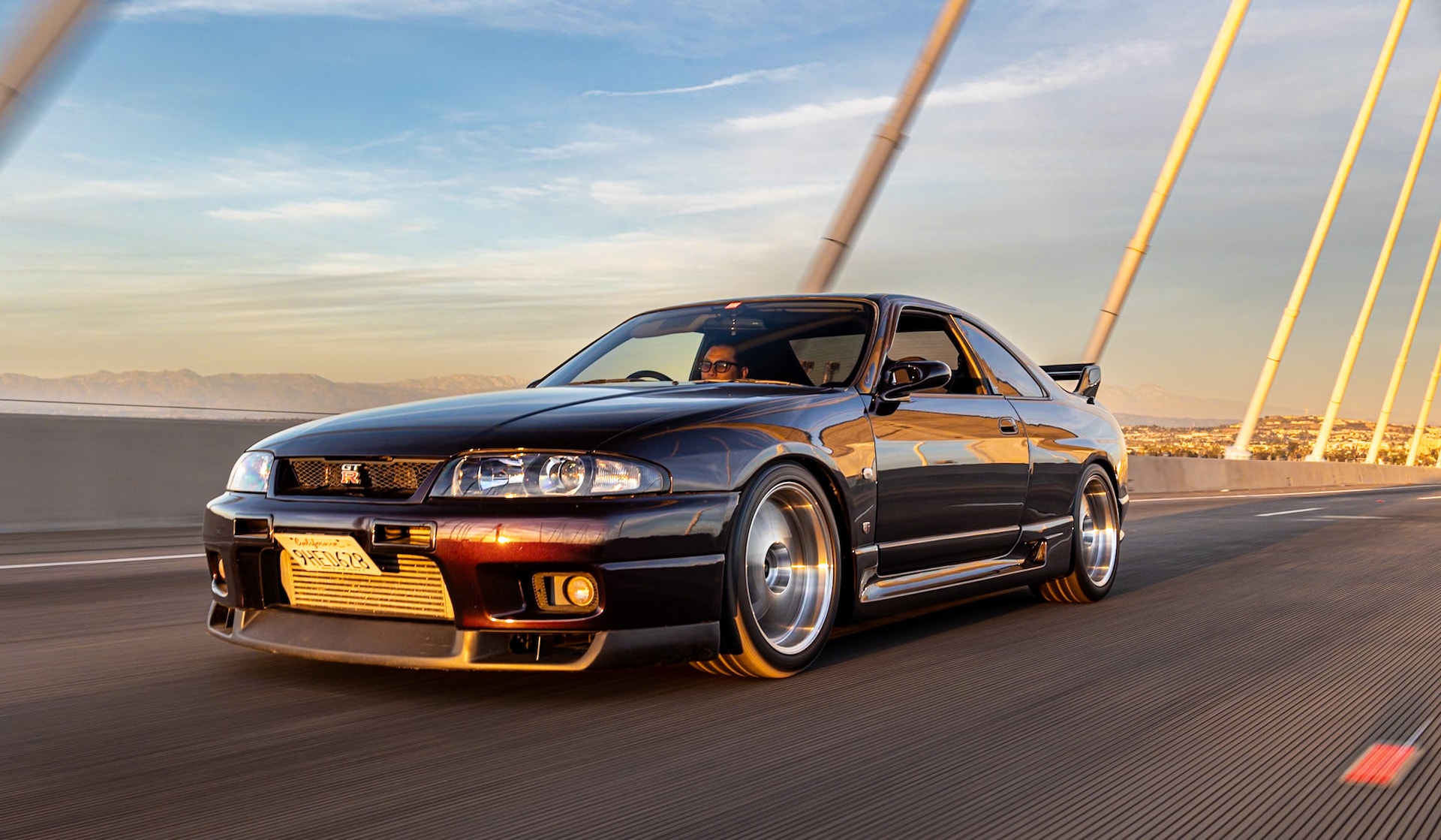 JDM R33 Skyline GT-R: Light Refresh to Full Build in Just Two Months