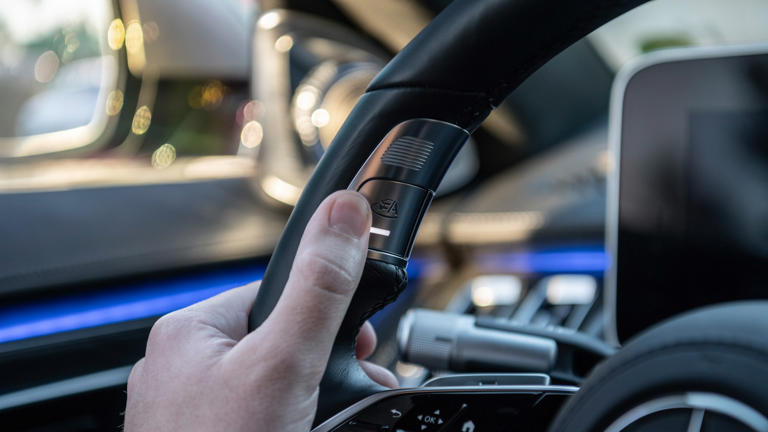 Mercedes-Benz's First Hands-Free Driving System Requires You to Watch a ...
