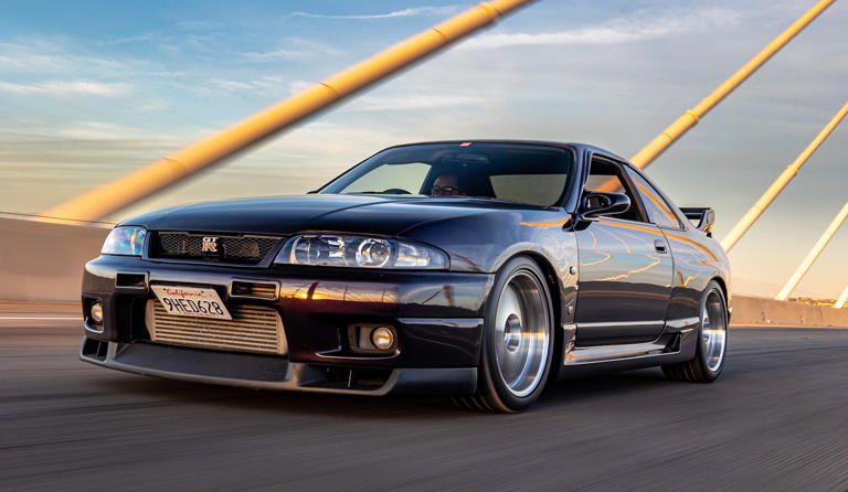 JDM R33 Skyline GT-R: Light Refresh to Full Build in Just Two Months