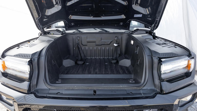 GMC Hummer EV 3X First Test: Stylin' and Profilin'