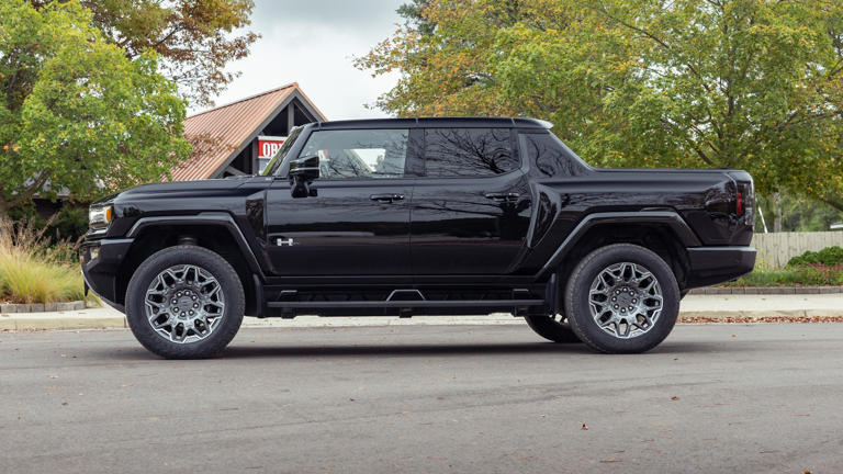 GMC Hummer EV 3X First Test: Stylin' and Profilin'