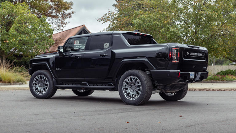GMC Hummer EV 3X First Test: Stylin' and Profilin'