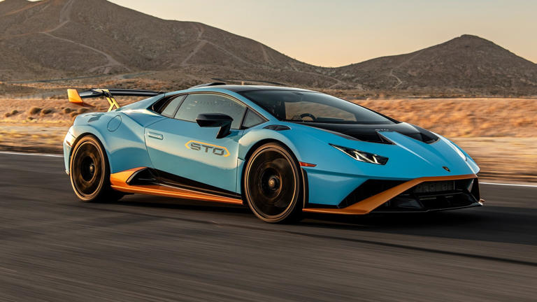 The Last V-10 Lamborghini Huracán Will Be the STJ
