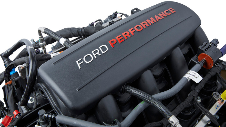 10 Of The Biggest V8 Engines Ever Built By Ford, Ranked