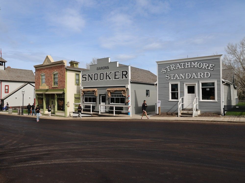 Sheldon Smithens to host live auctions for Heritage Park Roadshow