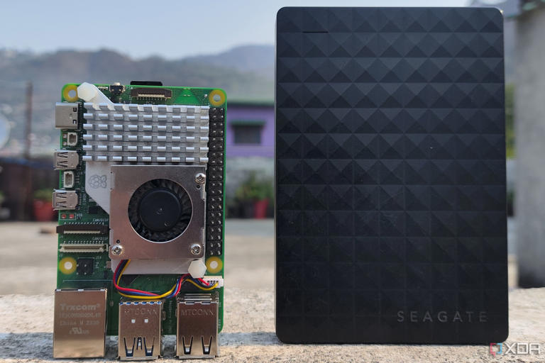 Here's how you can build your own portable NAS with an SBC and USB drives