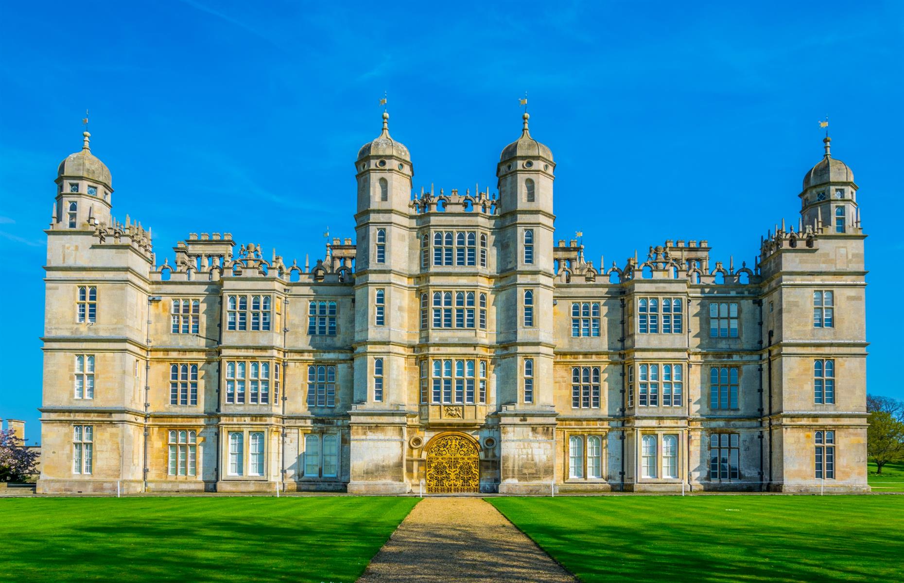 The world's most spectacular stately homes and palaces, ranked