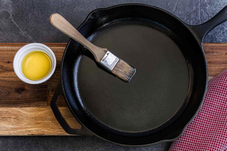 How to Season a Cast Iron Skillet: A Guide for Lazy Cooks