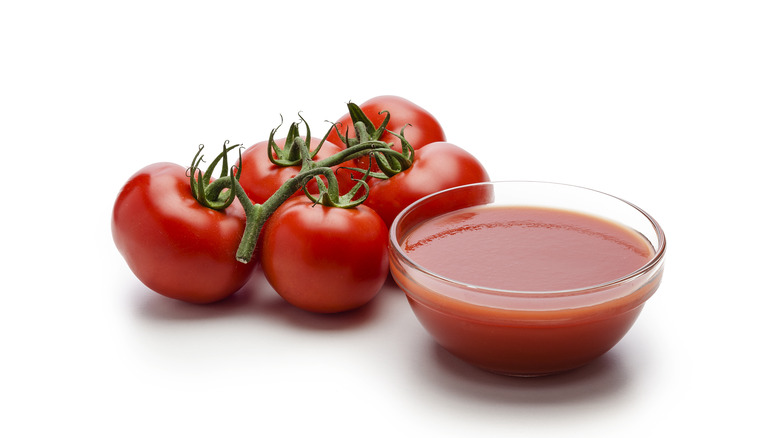 18 items you should never put in the microwave