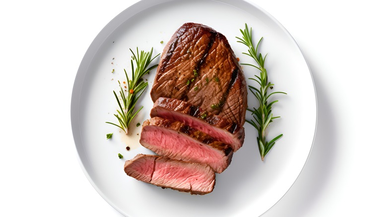 18 items you should never put in the microwave