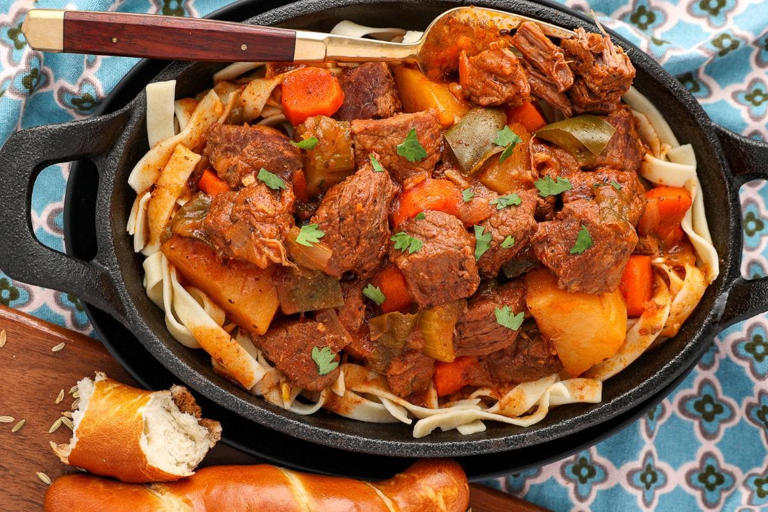 Slow Cooker Dinners That Do the Work While You Relax!