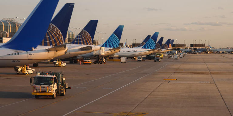 United Airlines is sure it can thrive in ‘uncertain’ economy. Then why ...