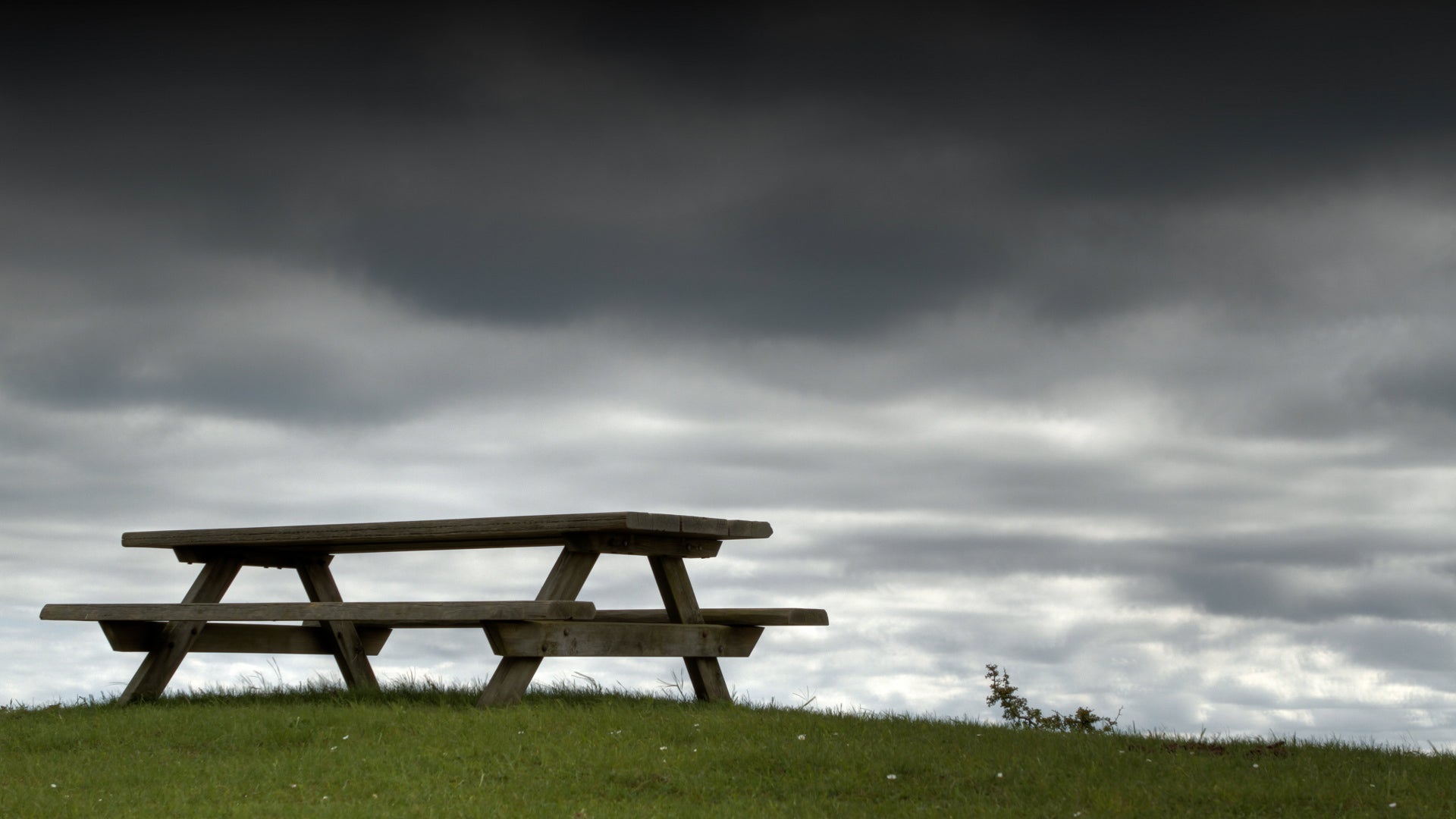 Caught outside in a thunderstorm? How to stay safe