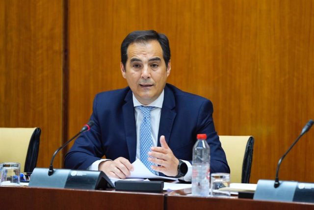 La Junta afea al PSOE sus críticas al juez del caso Begoña: La Junta afea al PSOE sus críticas al juez del caso Begoña: