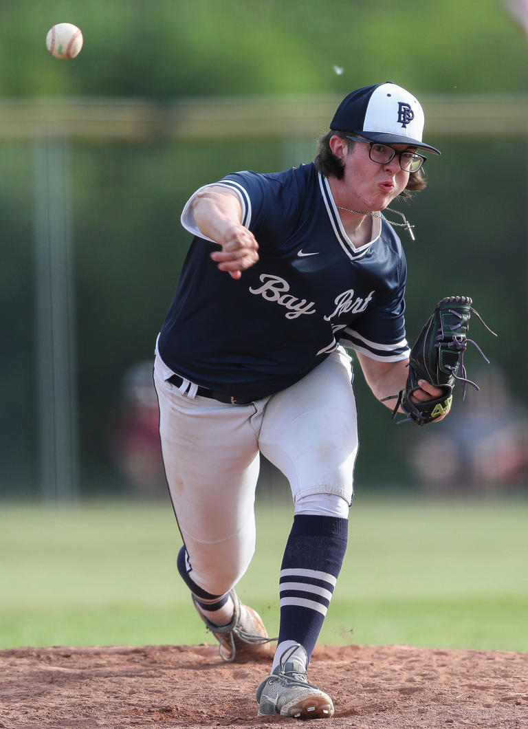 Bay Port remains in hunt in tight FRCC baseball race after doubleheader sweep over Manitowoc