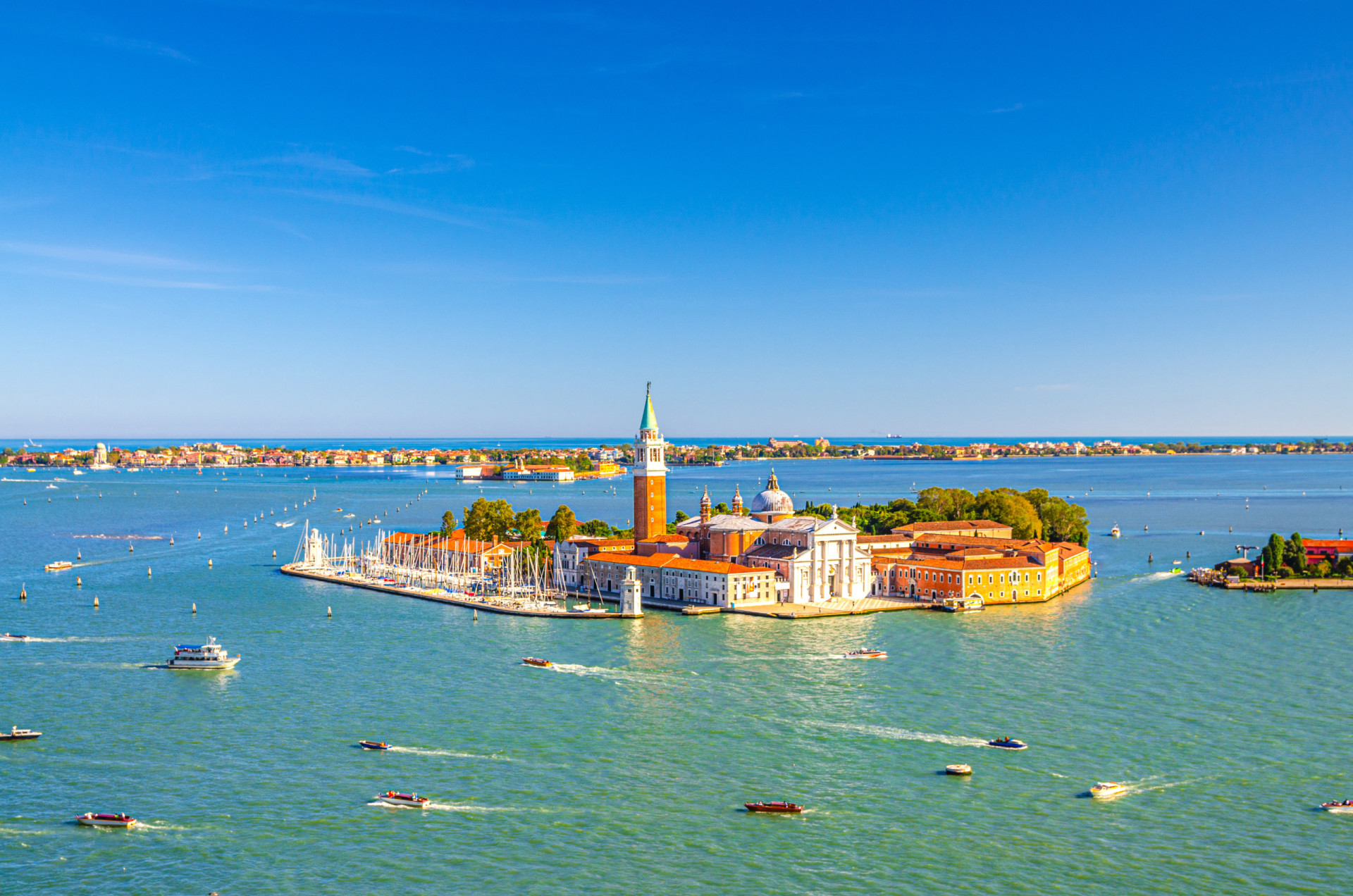 How does Venice manage to float on water?
