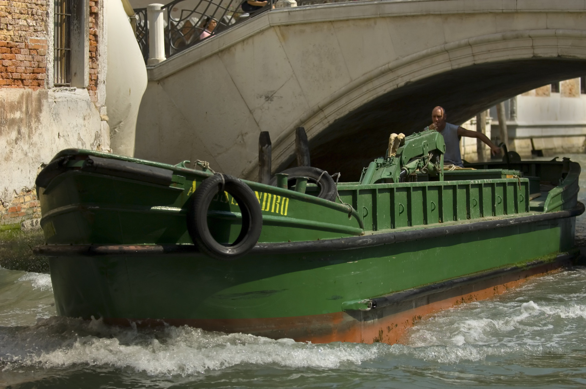 How does Venice manage to float on water?