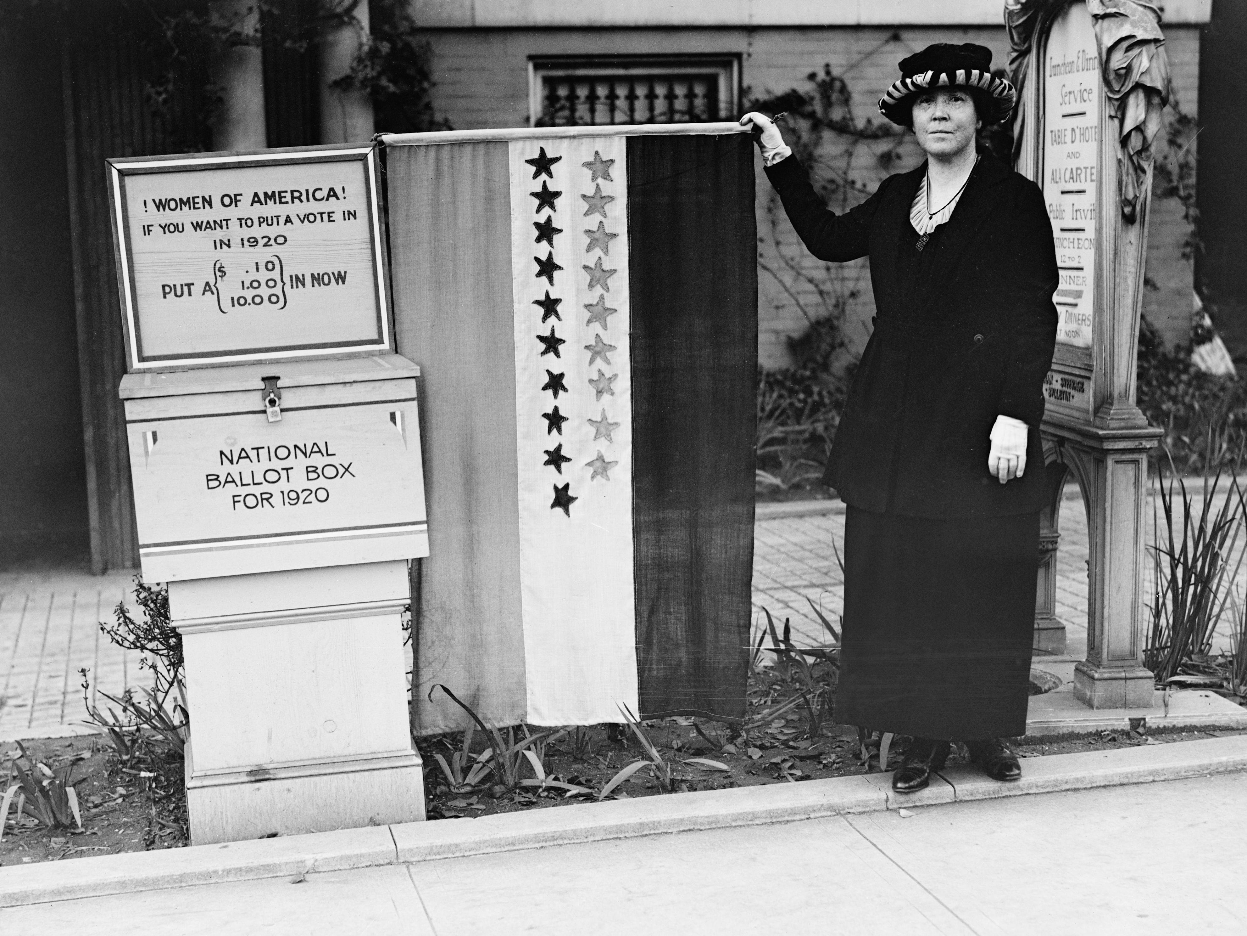 Vintage photos show what life really looked like in the 1920s