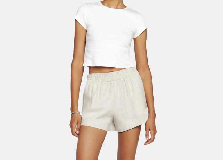 The Best Linen Basics to Add to Your Summer Packing List