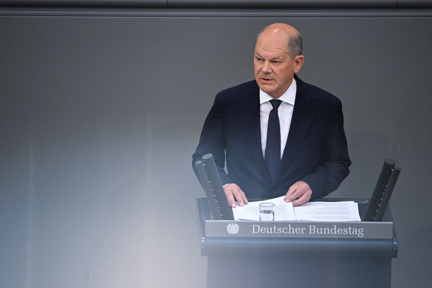 Olaf Scholz vil stramme tyske udvisningsregler efter knivangreb Olaf Scholz vil stramme tyske udvisningsregler efter knivangreb