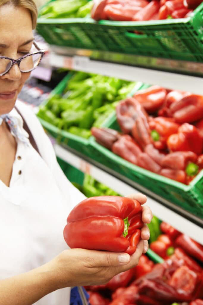 6 surprising tips to stay within your grocery budget