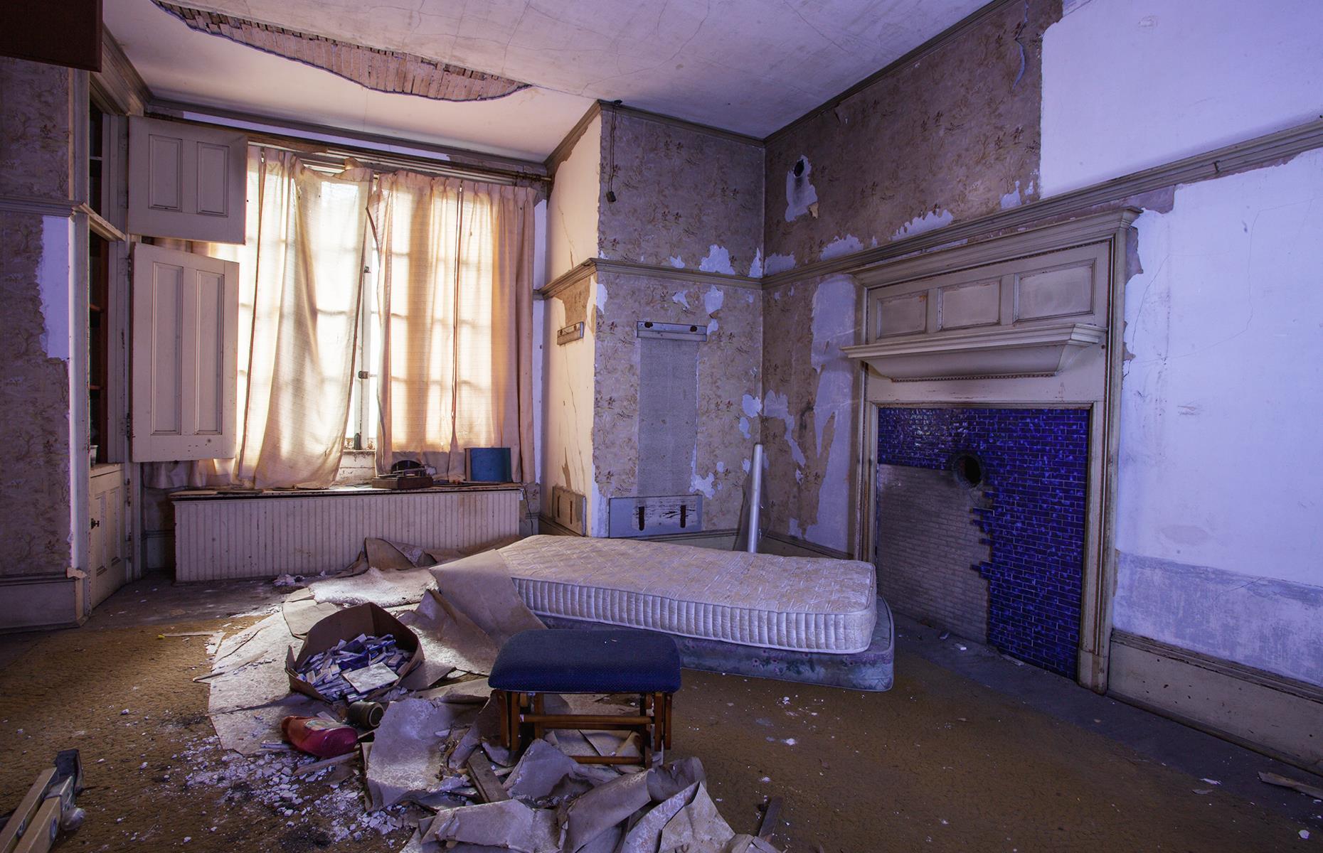 Inside 12 hauntingly beautiful abandoned mansions