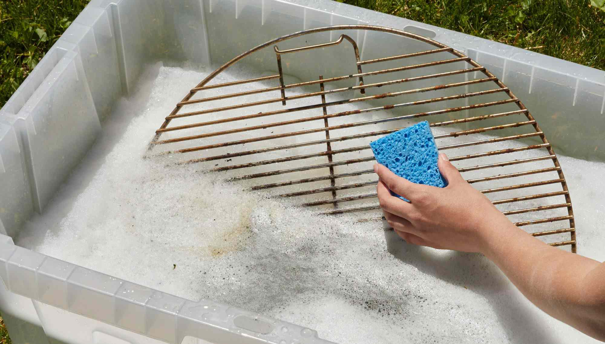 How to Clean a Grill for Delicious Backyard BBQ