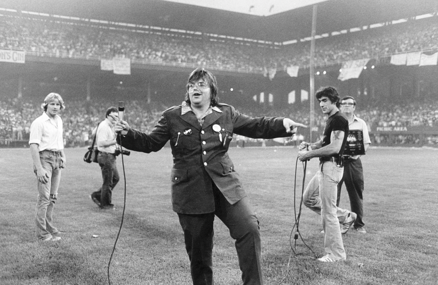 20 Vintage Photos of What ‘Disco Demolition Night’ Looked Like