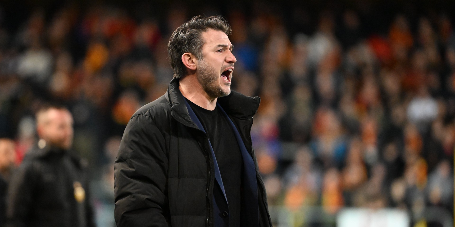 Hoefkens furieus op arbitrage: 'Dit is een trieste dag voor het voetbal'