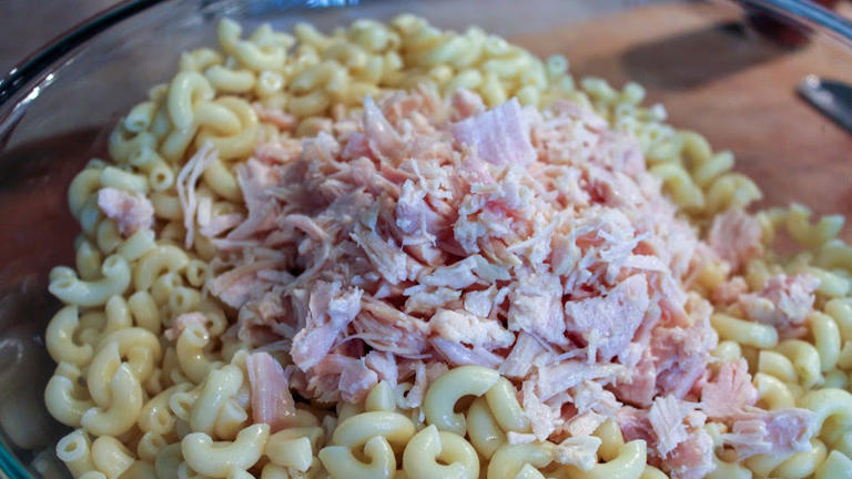 This hearty pasta salad can double as a side or main dish - chicken and ...