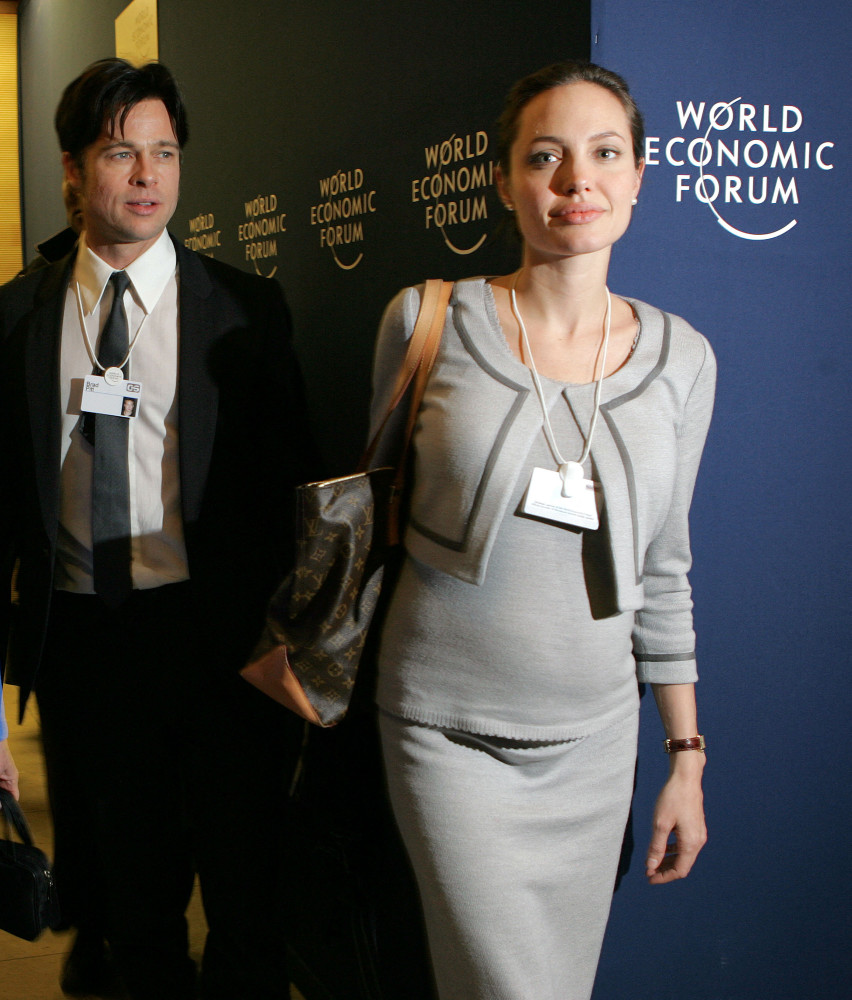 Brad Pitt und Angelina Jolies Beziehung und Scheidung: eine Timeline Brad Pitt und Angelina Jolies Beziehung und Scheidung: eine Timeline