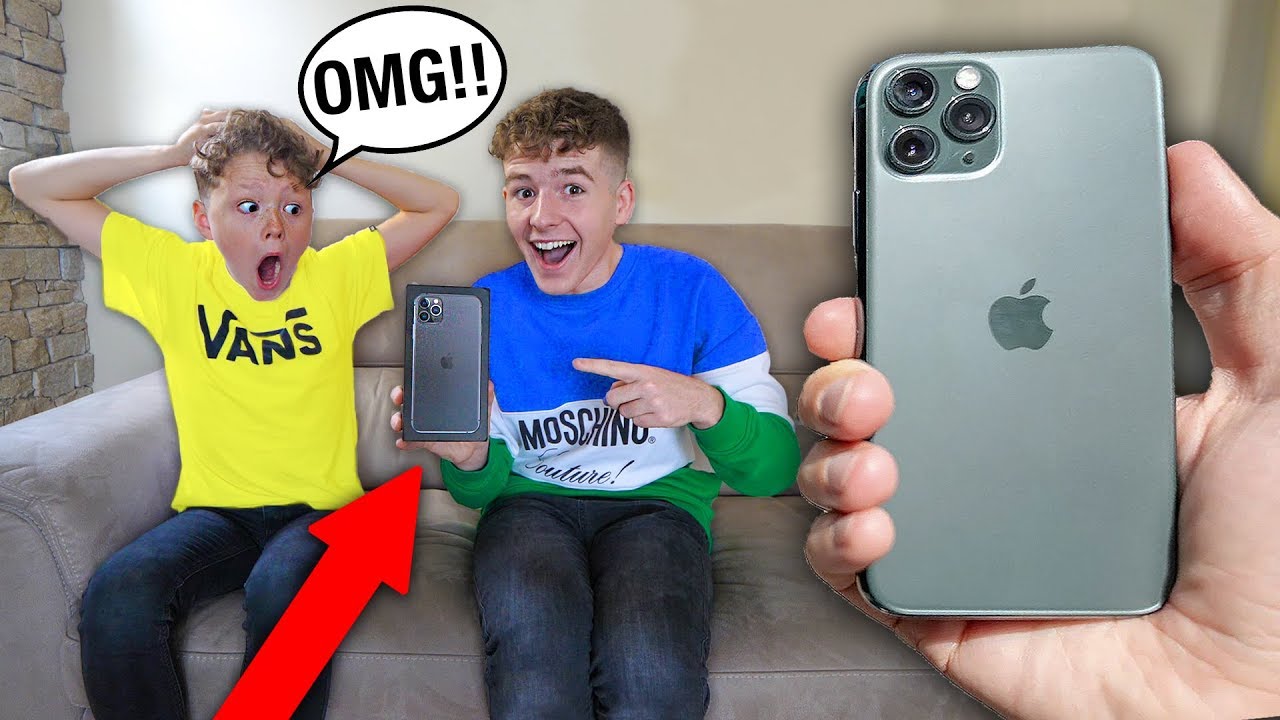 Surprising little brother with new iPhone 11 Pro