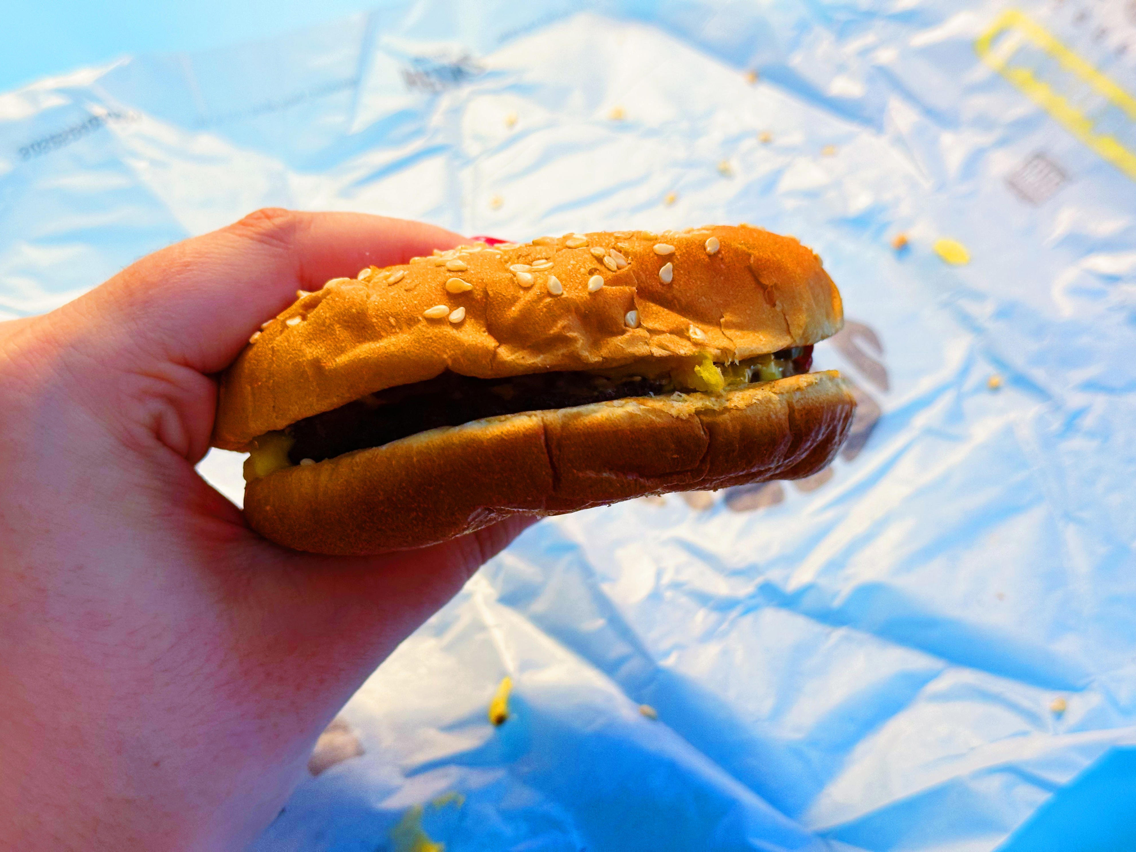 I tried the cheapest cheeseburgers at McDonald's, Wendy's, and Burger ...