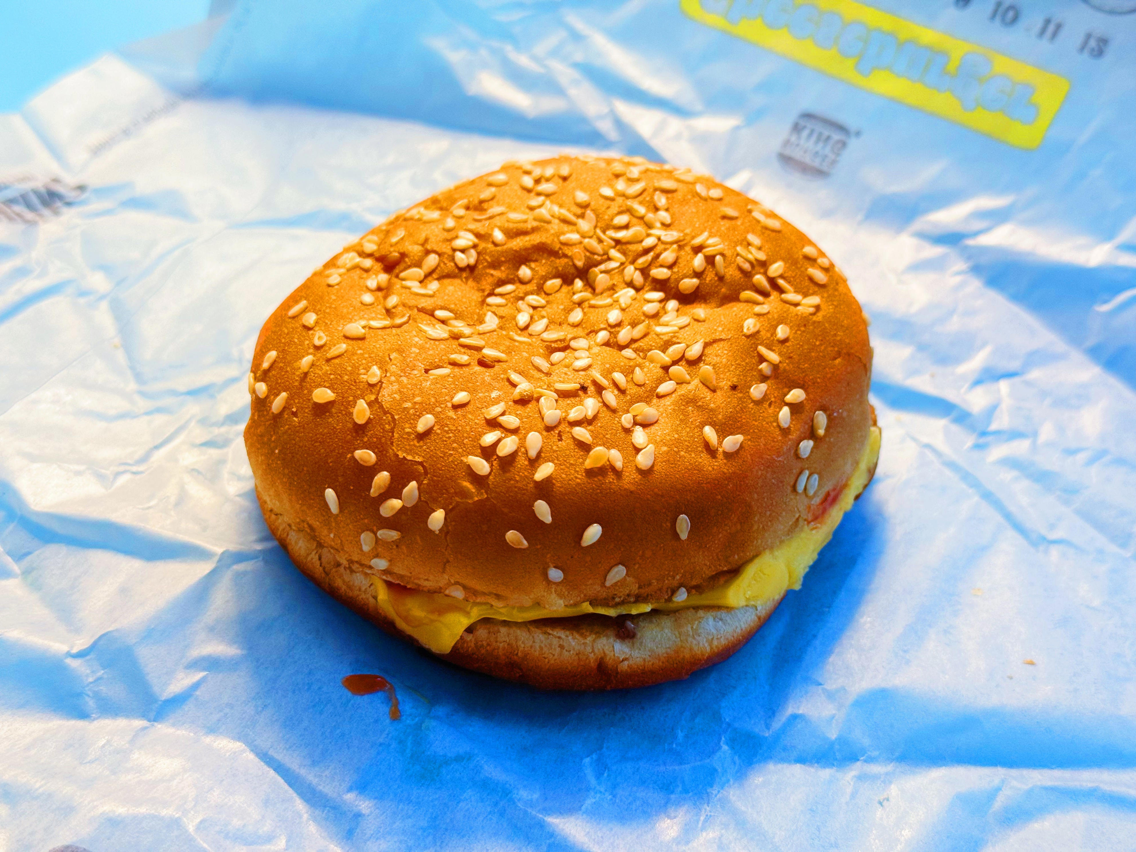 I tried the cheapest cheeseburgers at McDonald's, Wendy's, and Burger ...