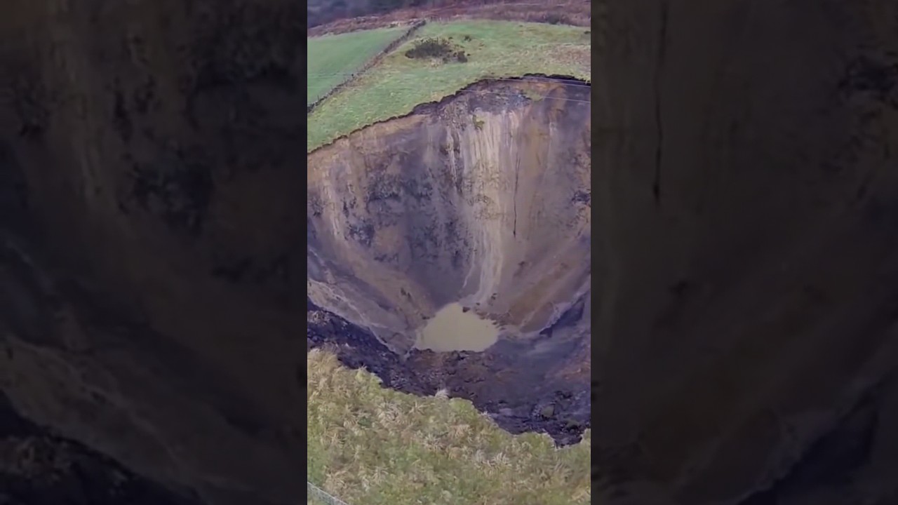 Find out the warning signs that a sinkhole is forming