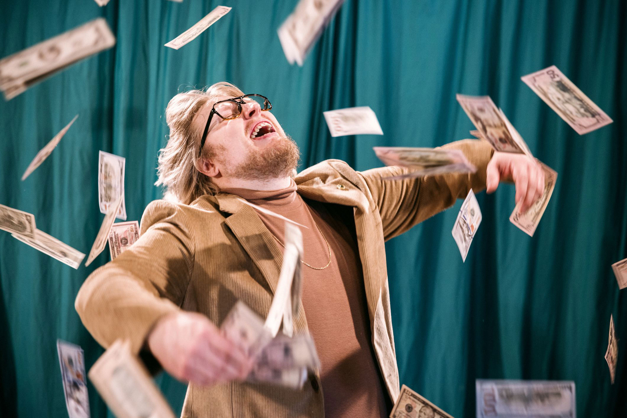 What It's Really Like to Be a Lackey for the Ridiculously Rich What It's Really Like to Be a Lackey for the Ridiculously Rich