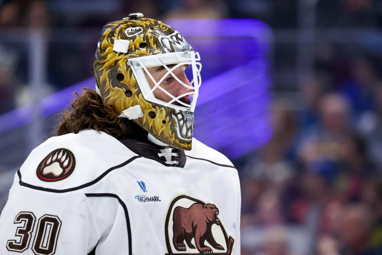 Hunter Shepard signs one-year deal with Ottawa Senators