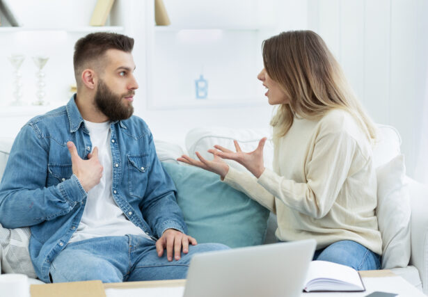 Signs Someone Is Emotionally Unavailable (and How to Deal With It)